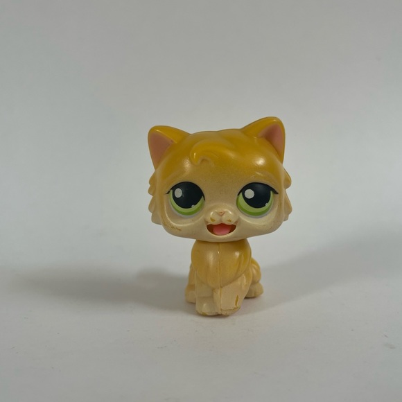 Littlest Pet Shop | Toys | Lps Yellow Cat Moving Tongue Littlest Pet ...